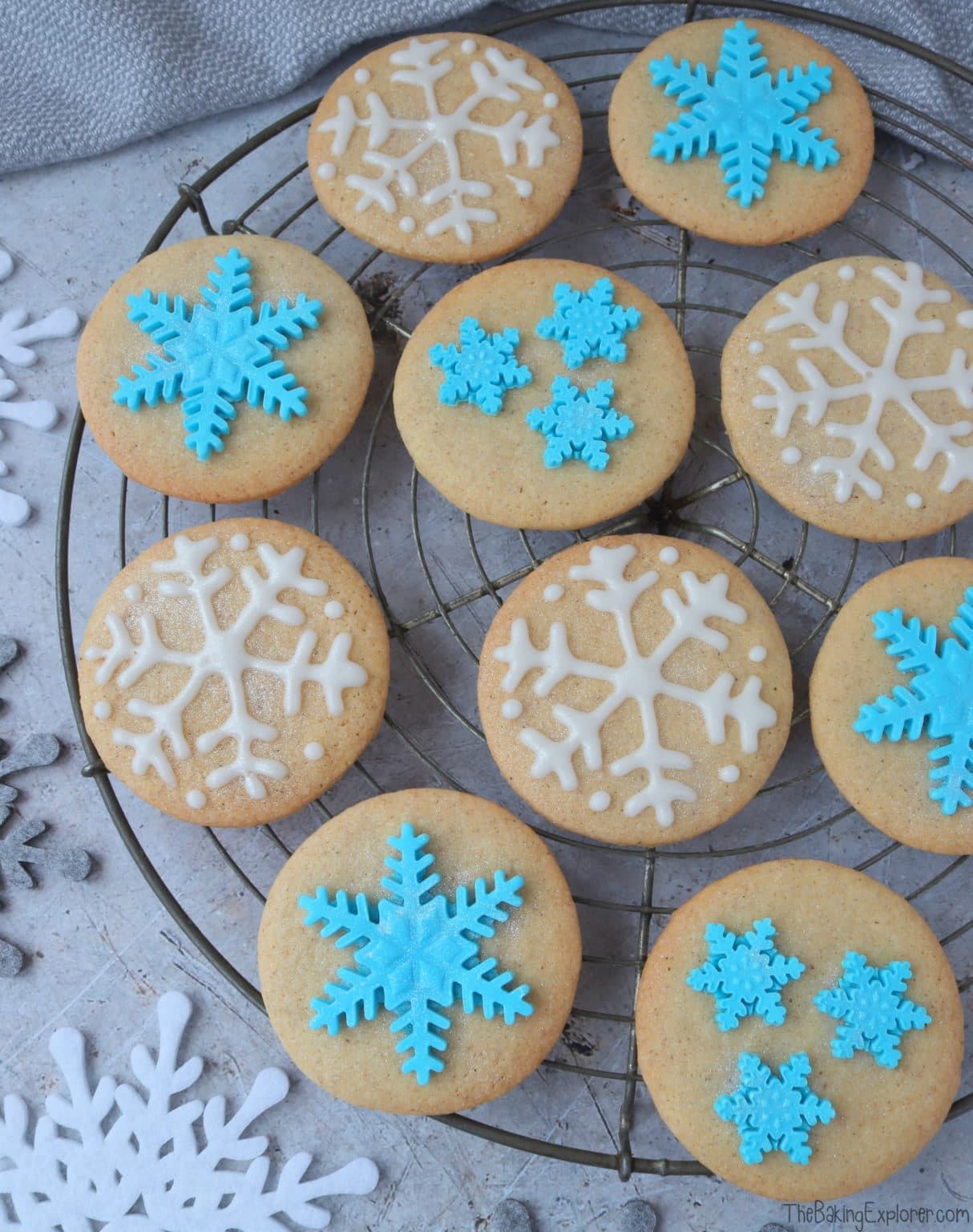 Snowflake Biscuits - The Baking Explorer