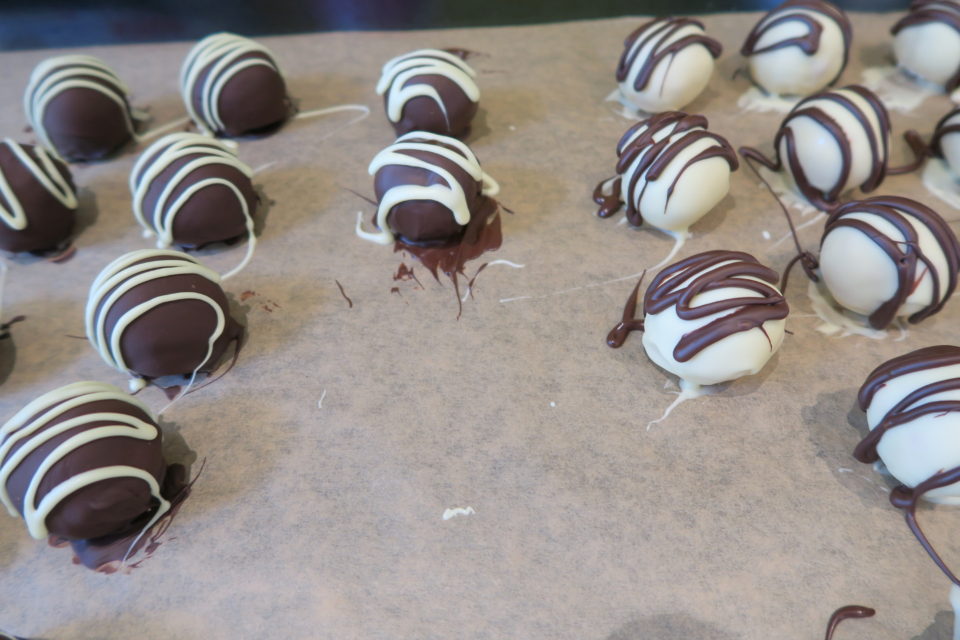 Three Ingredient Leftover Cake Truffles - The Baking Explorer