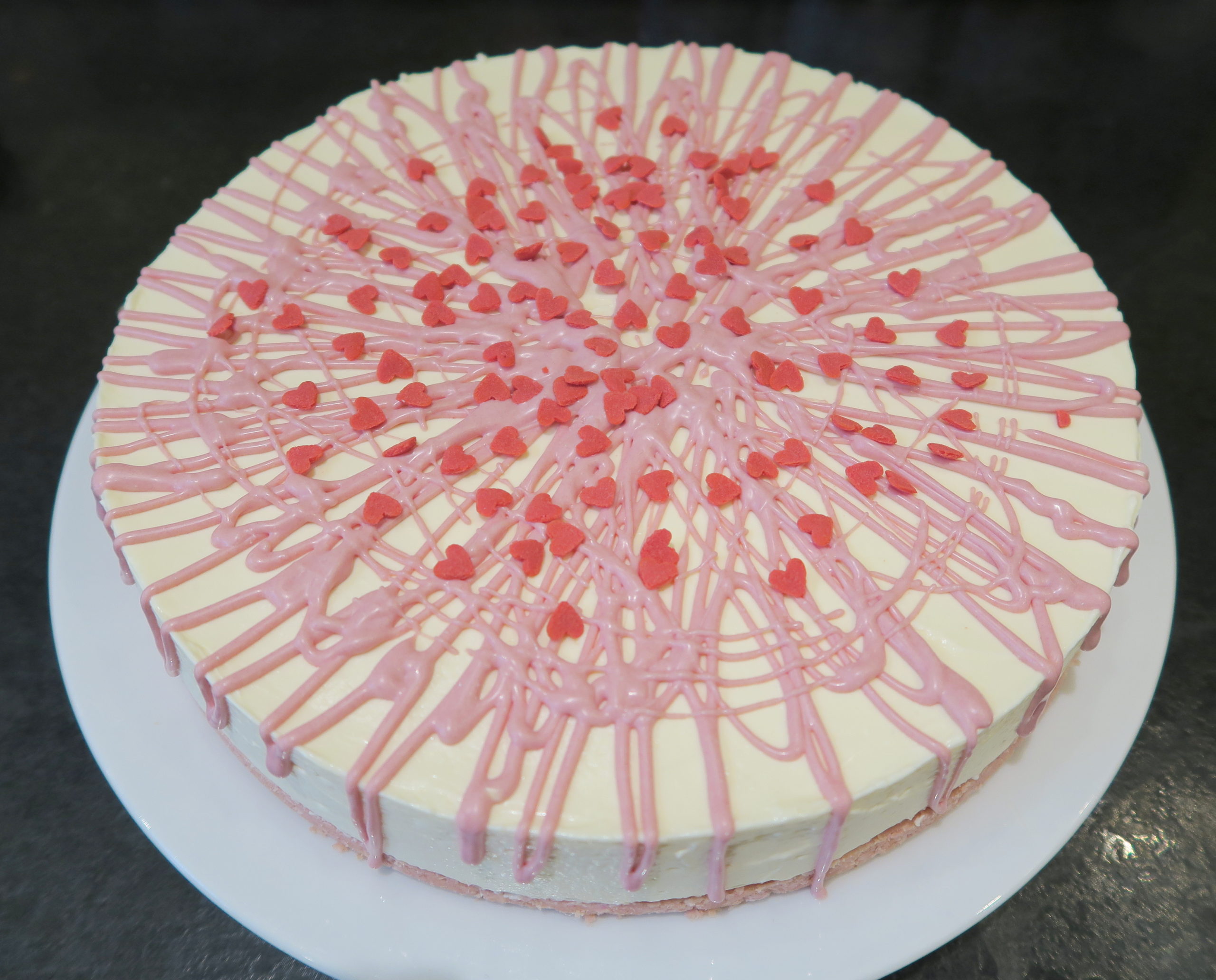 Love Heart Valentine's Day Cheesecake (No Bake) - The Baking Explorer