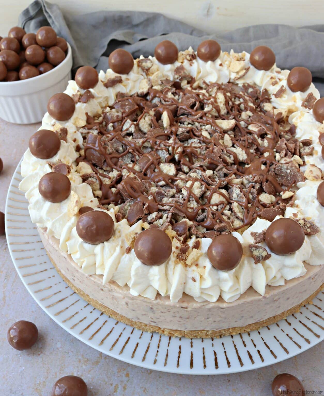 Maltesers Cheesecake (No Bake) - The Baking Explorer