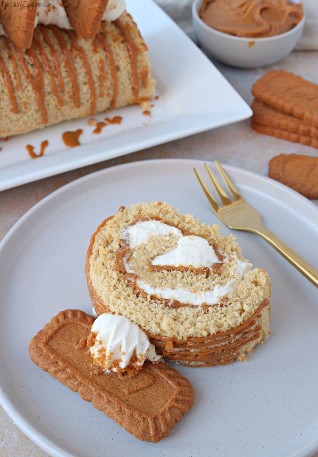 Biscoff Swiss Roll - The Baking Explorer