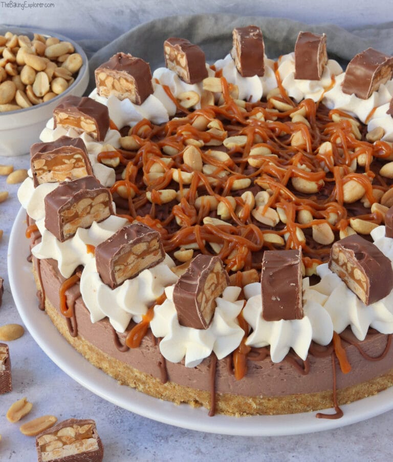 Snickers Cheesecake (No Bake) - The Baking Explorer