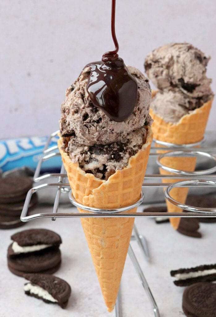 Oreo Ice Cream (No Churn) - The Baking Explorer