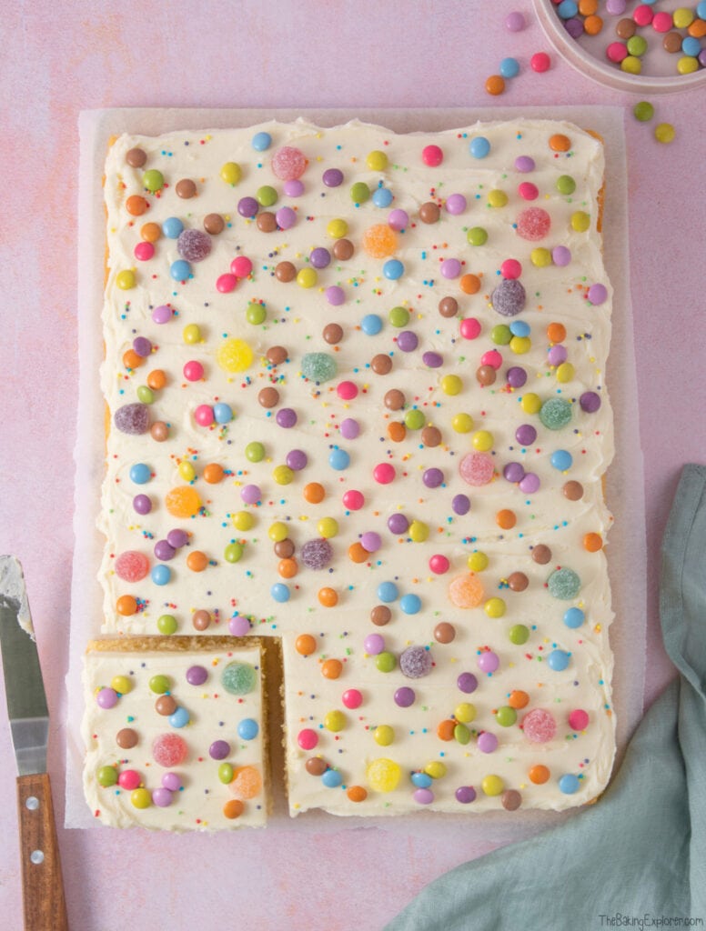 Vanilla Traybake Cake - The Baking Explorer