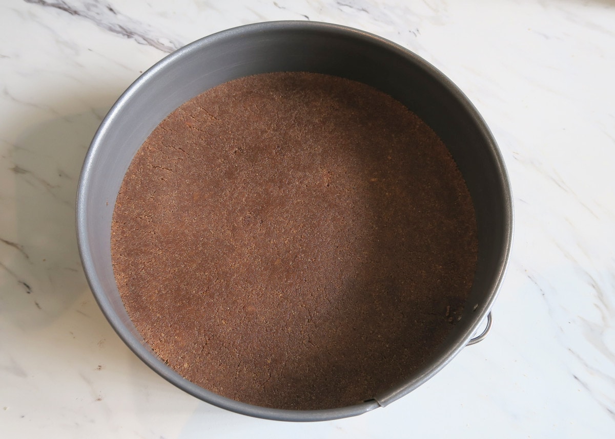 After Eight Cheesecake (No Bake) - The Baking Explorer